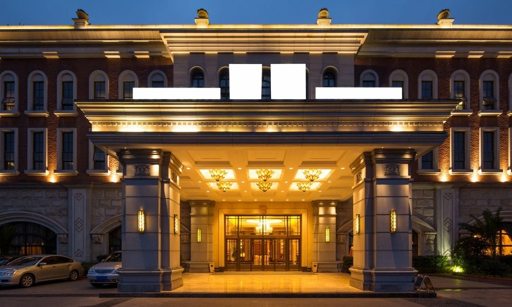 The Benefits of Outdoor Hotel Lighting